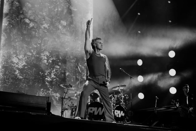 10 πράγματα που μάθαμε από τα lyrics του Robbie Williams για τη ζωή ...