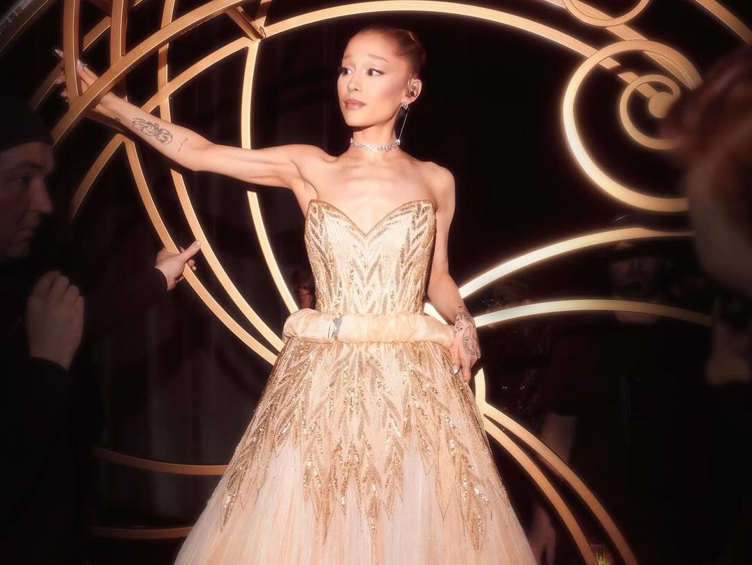 Η Ariana Grande και ο Jimmy Fallon τραγούδησαν τα «APT» και «A Whole ...