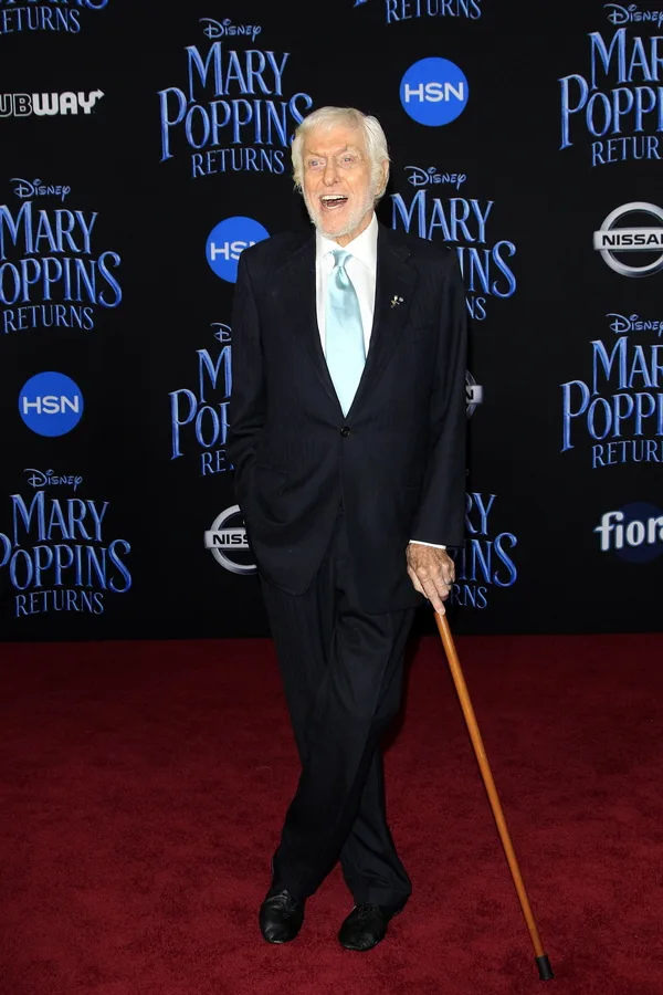 Ο Dick Van Dyke, 60 χρόνια μετά, αποκάλυψε τον λόγο για τον οποίο ...