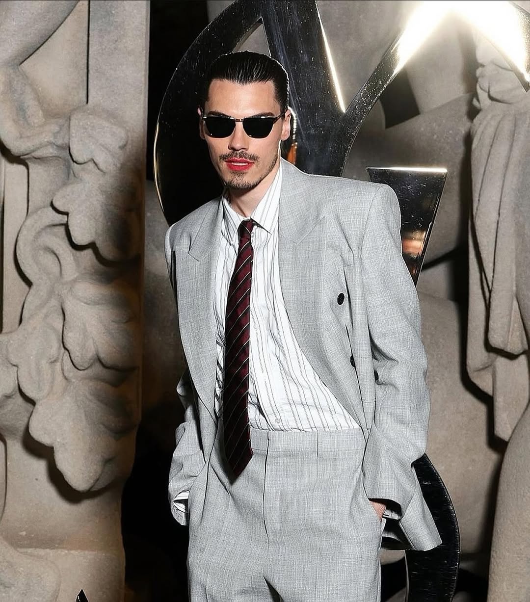 Influencer σοκάρει με τη γυμνή του εμφάνιση στα British Fashion Awards ...