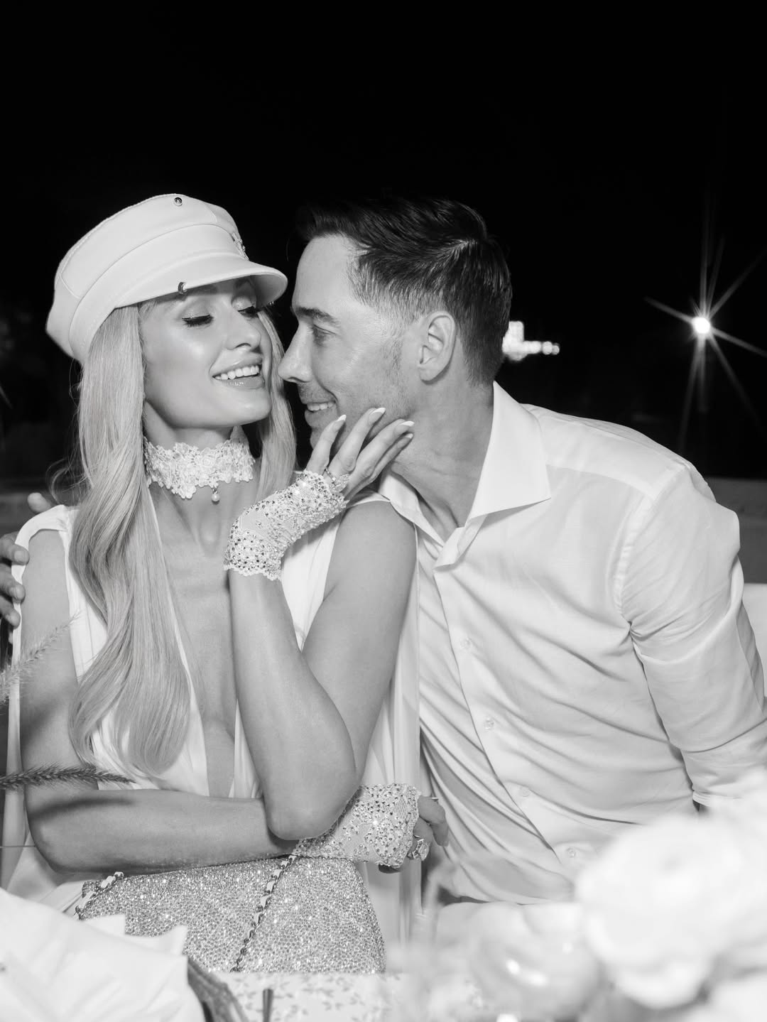 Paris Hilton: Δέχτηκε ξανά πρόταση από τον σύζυγό της