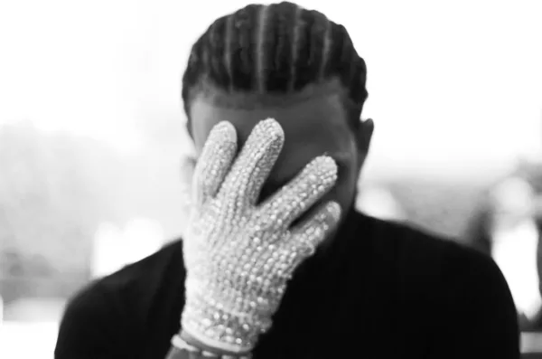 Ο Drake «σπάει» όλα τα ρεκόρ με το «ICEMAN»